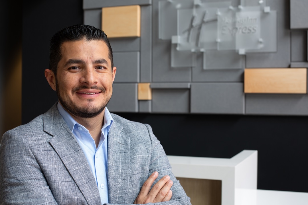 IHG reconoce a Luis Castillo como gerente general Essentials y al ...